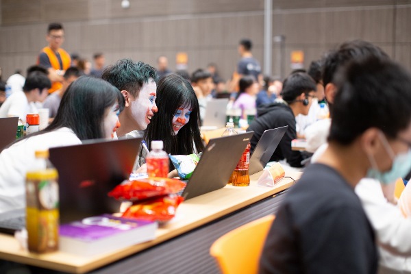 深化STEM教育 啟發學生無限潛能 HPE擴大舉辦台灣CodeWars 程式比賽 | iThome